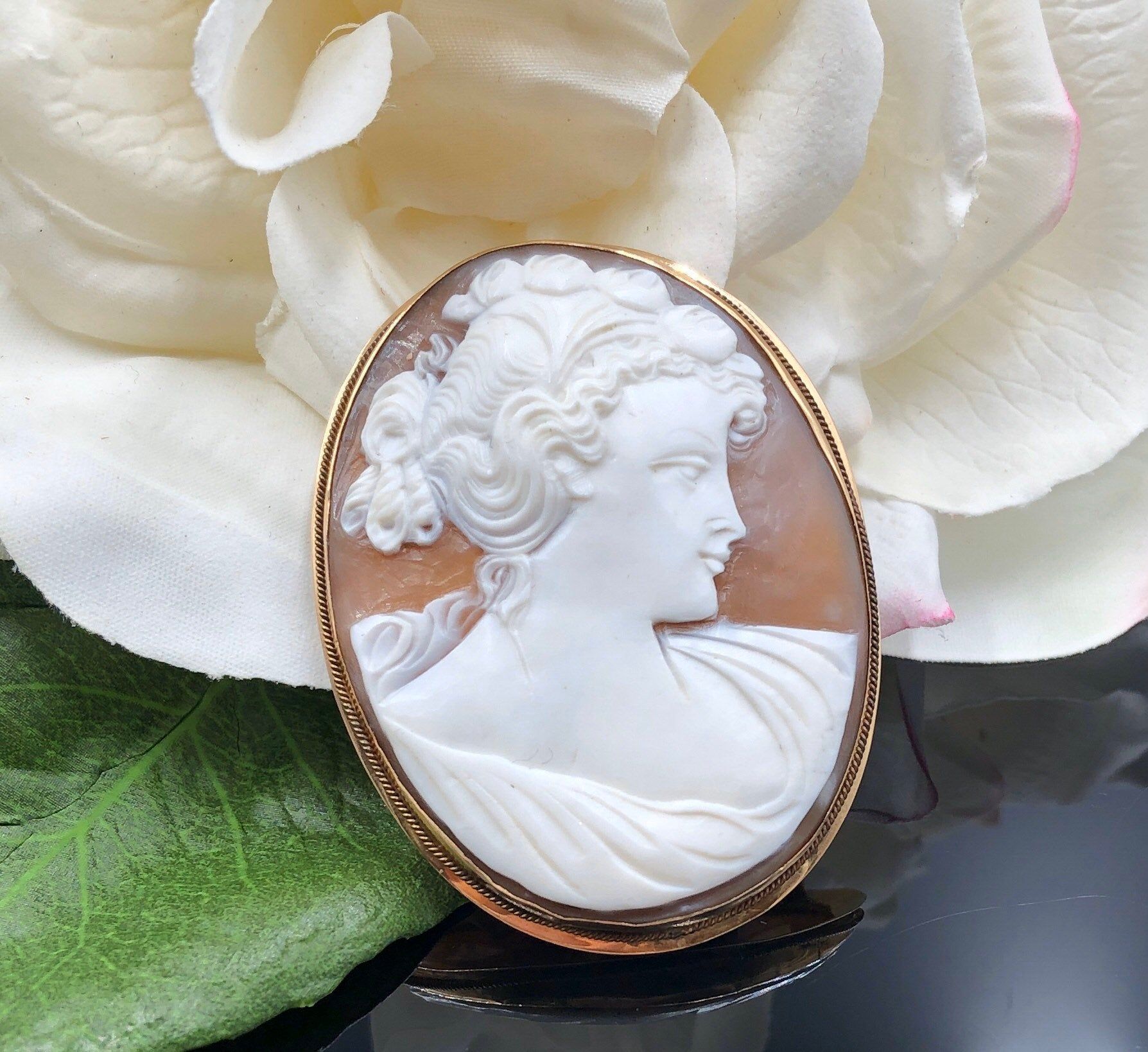 Vintage 14K Large Cameo Brooch Pendant