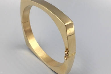 18K Gold Square Bangle Bracelet